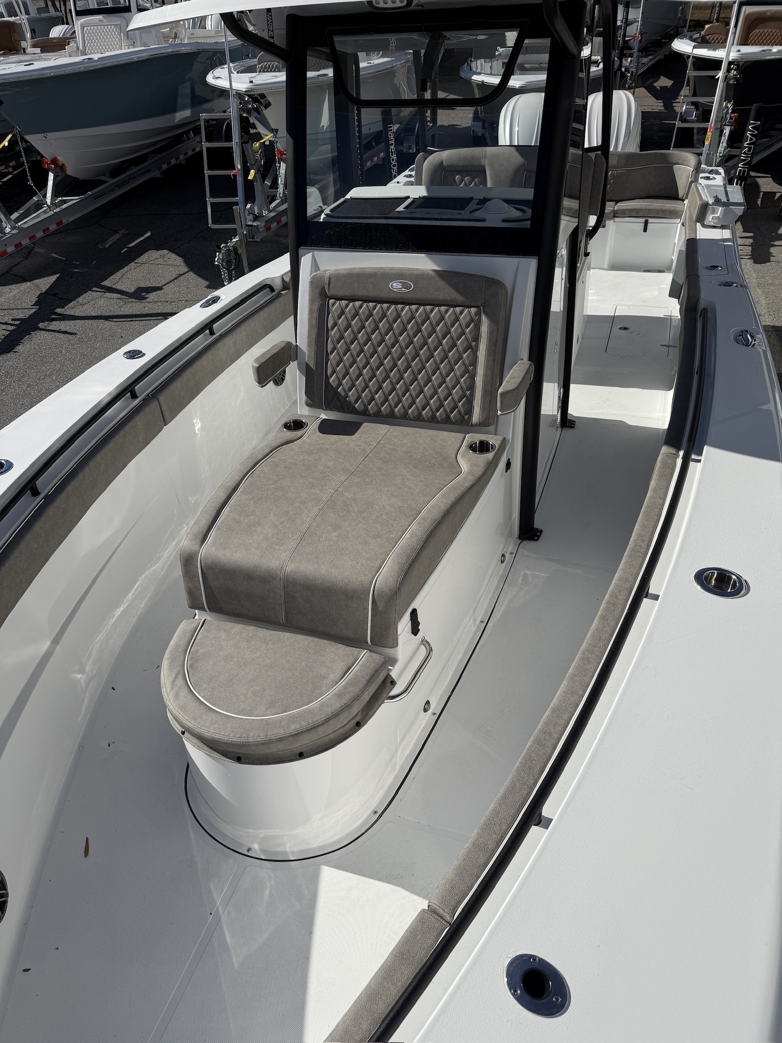 2026 Sea Hunt Ultra 305 Coffin Box - Marine 360